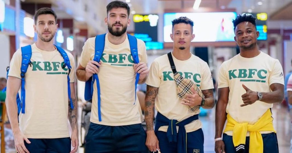 മഞ്ഞപ്പട ബംഗാളിലെത്തി, നാളത്തെ അങ്കം സാൾട്ട് ലേക്കിൽ | Kerala Blasters ...